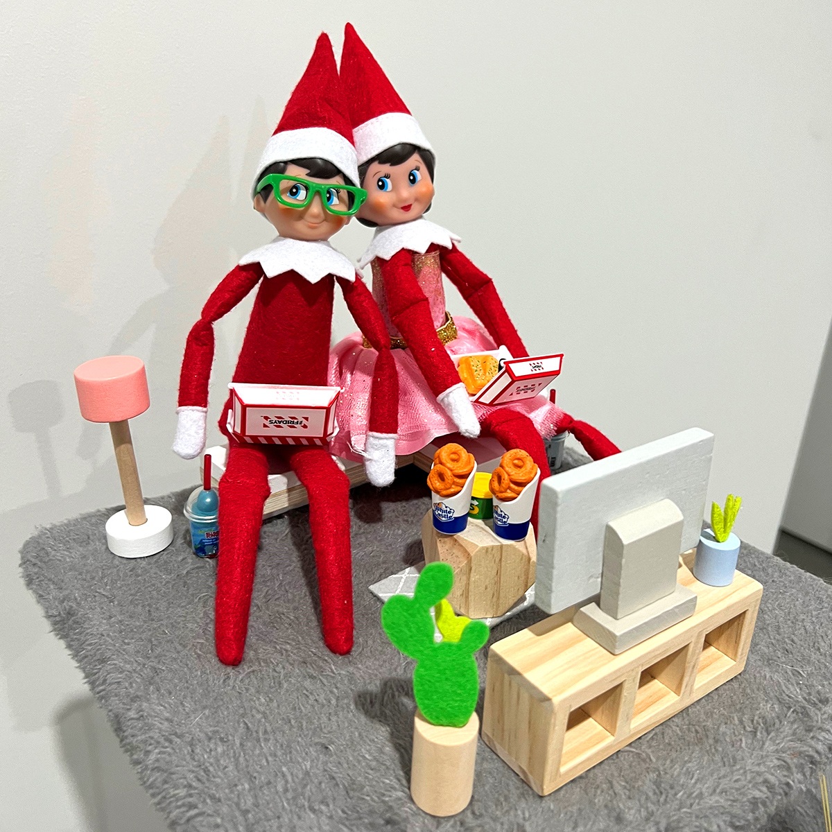 Scout Elf Bitty Burgers | The Elf on the Shelf