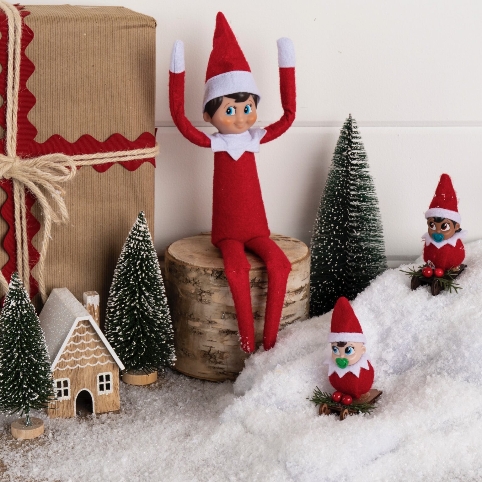 Baby Pip’s First Snow Play Day | The Elf on the Shelf