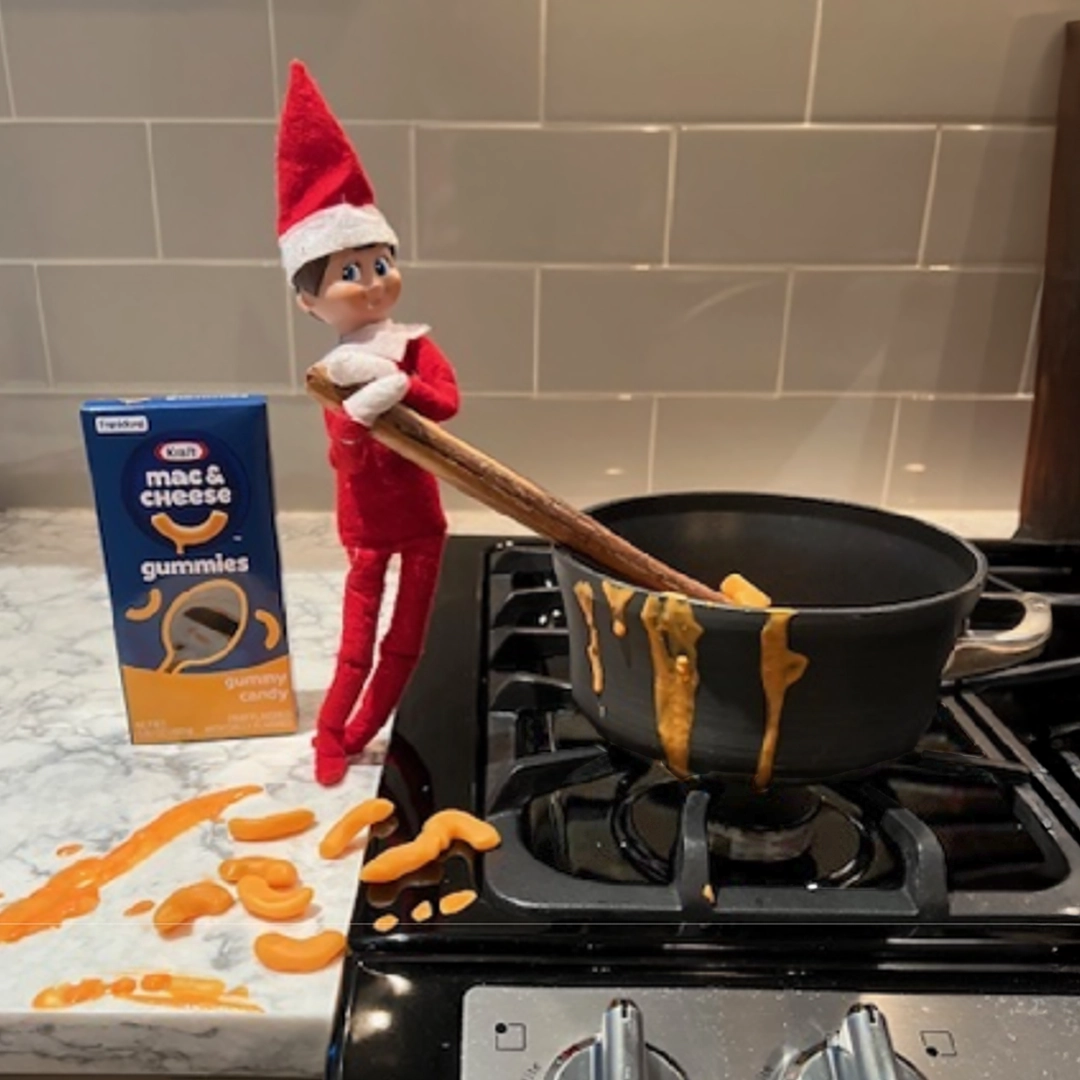 I Gummed Up the Mac & Cheese! | The Elf on the Shelf